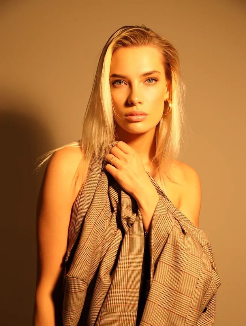 Xeniya – Agency Harem